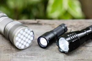 Guide to Choose the Best Pocket Flashlight for the Home Use - Growing ...